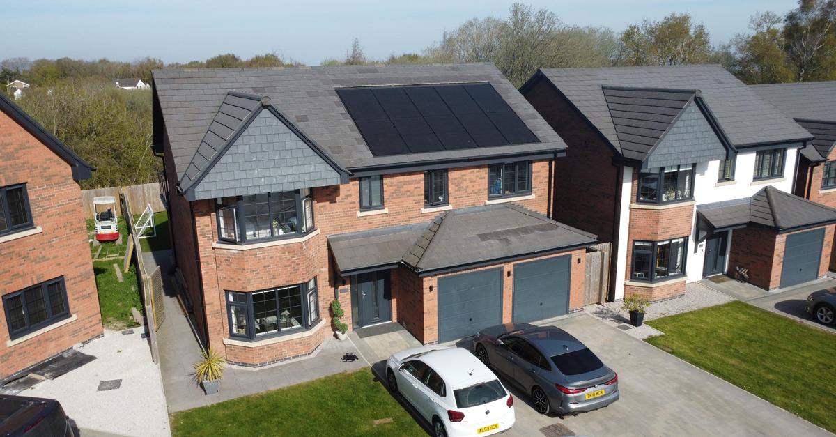 SOLARWATT & STIEBEL ELTRON deliver first fully integrated system